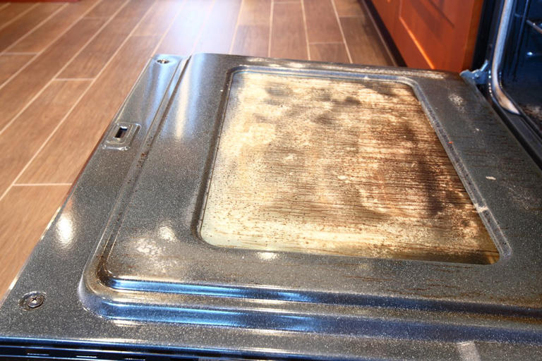 How to clean a glass oven door the right way, according to experts