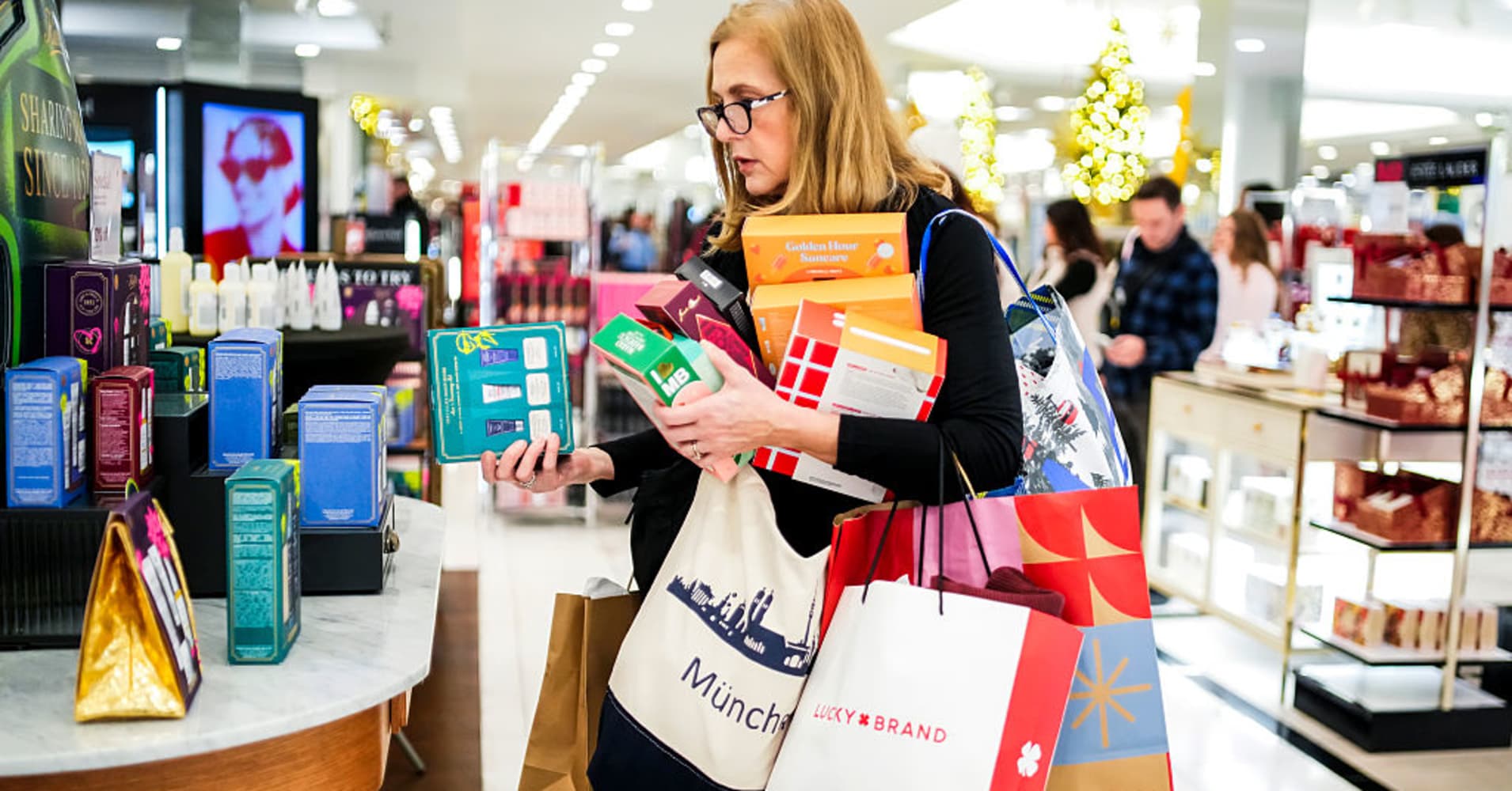 Economy grows, chip tariff delay, new S&P 500 record and more in ...