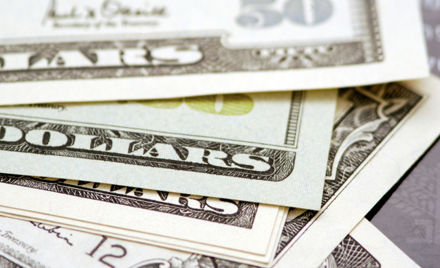 Dólar cai à medida que o escrutínio sobre Powell se intensifica