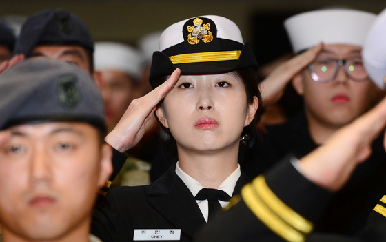 More than military duty: Why Samsung heir’s enlistment strikes national ...