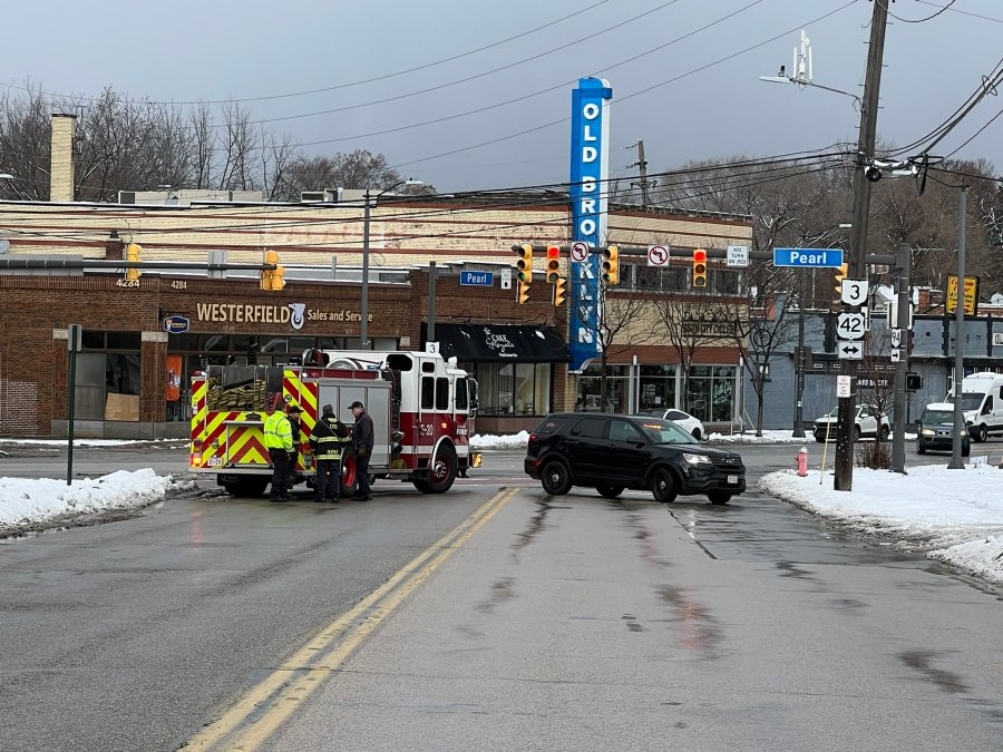 Manhole fire closes road on Cleveland’s west side