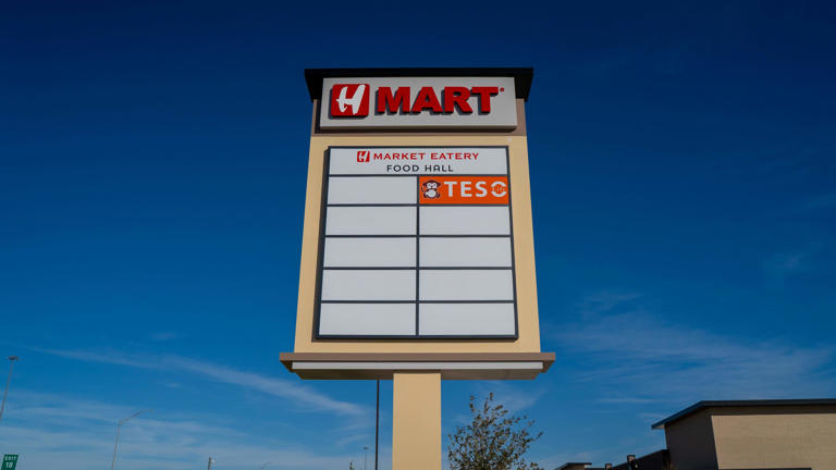 H Mart Plaza 100% leased. Here are the restaurants and stores that are ...