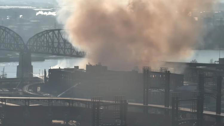 Firefighters searching rubble of massive St. Louis warehouse fire for ...