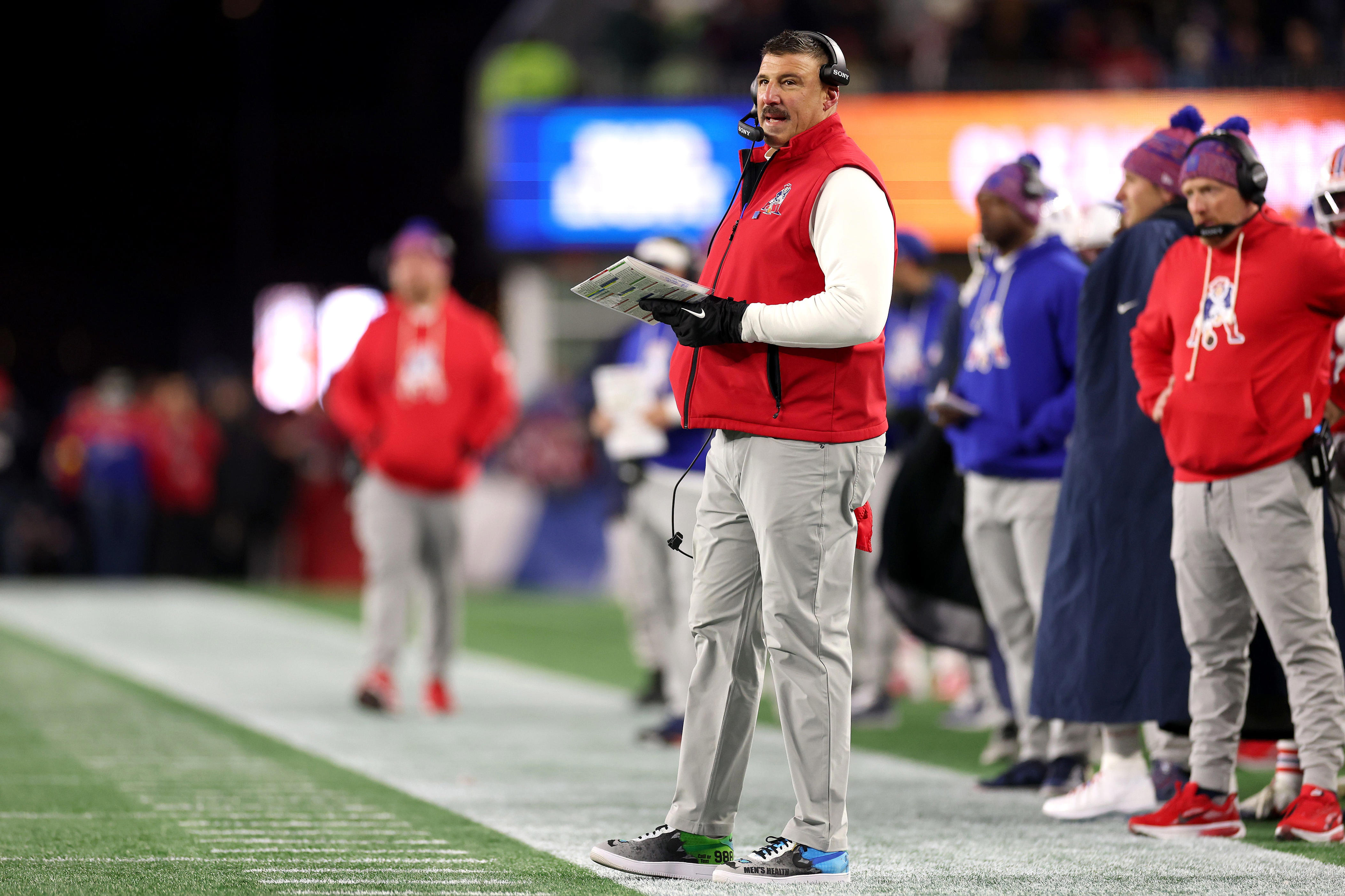 Mike Vrabel glad Patriots defense chose violence on Monday night