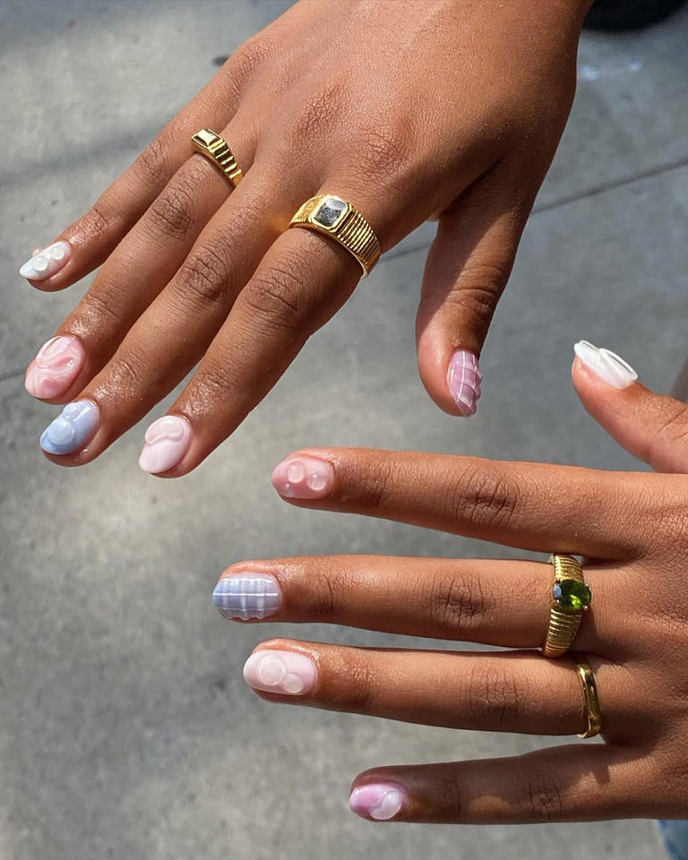 20 Designs That Flatter Short, Almond-Shaped Nails, According to a ...