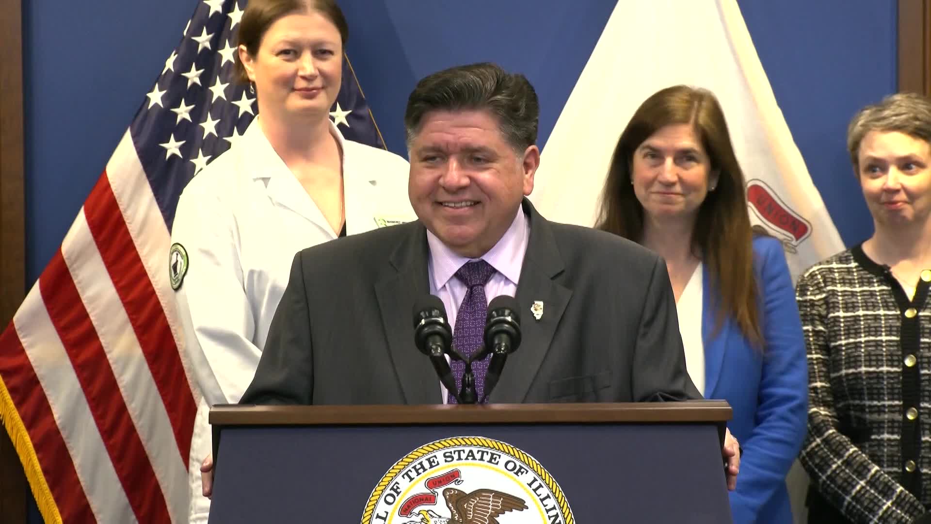 Gov. Pritzker signs bill allowing IDPH to override vaccine guidance ...