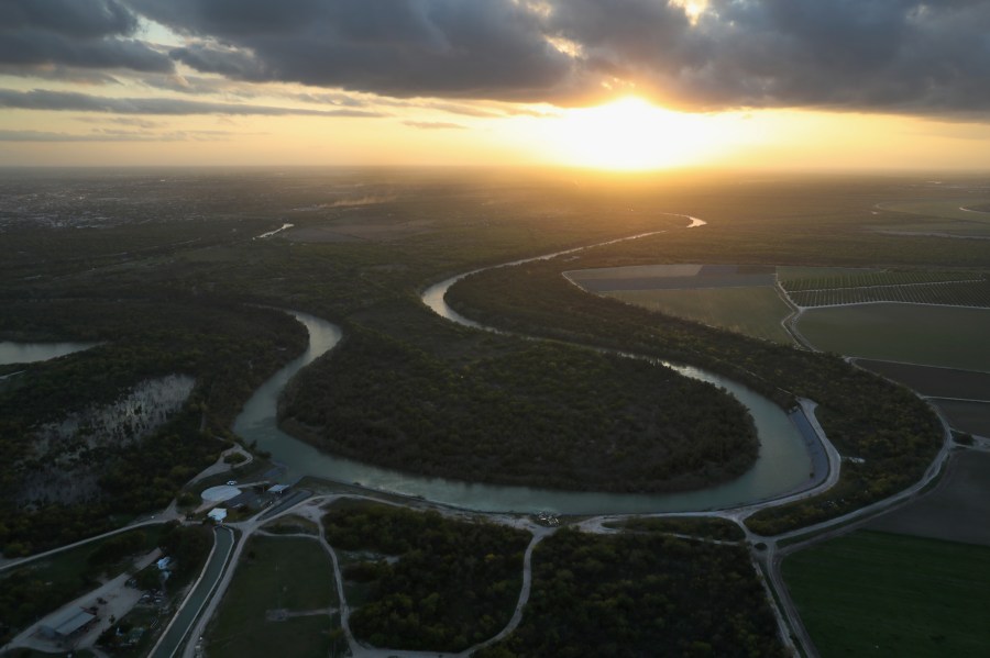 Alleged smugglers drive into dead end, get caught