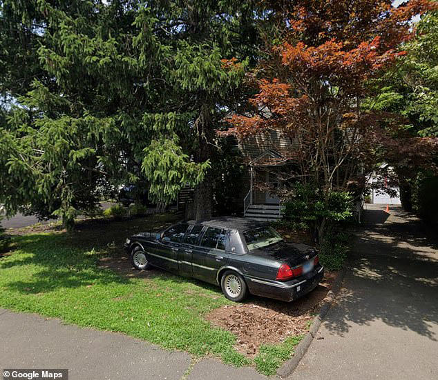 Connecticut street under siege as mystery figure barricaded inside ...