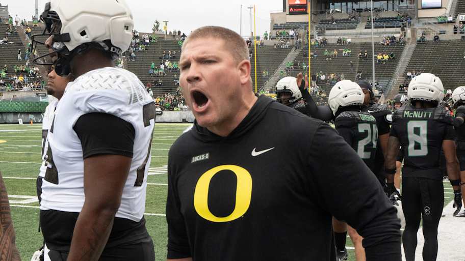 How Oregon's Dan Lanning is Expected to Handle Tosh Lupoi's Potential ...