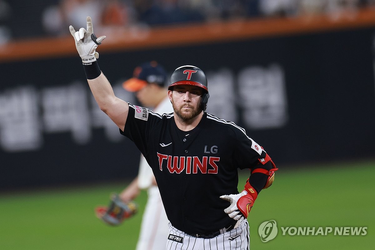 Korean Series champions LG Twins bring back 3 foreign players
