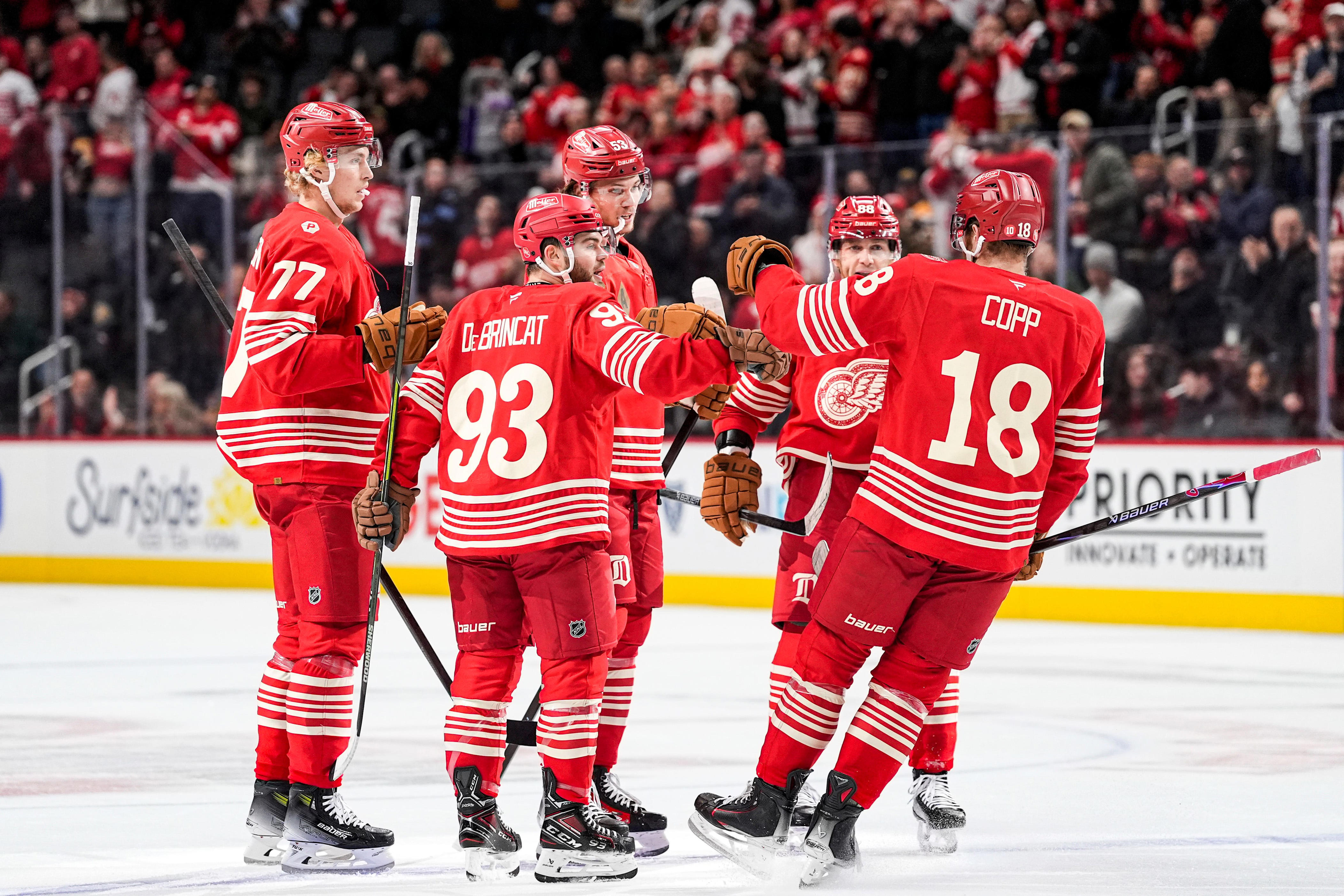 Detroit Red Wings wake up early, batter Boston Bruins, 5-4