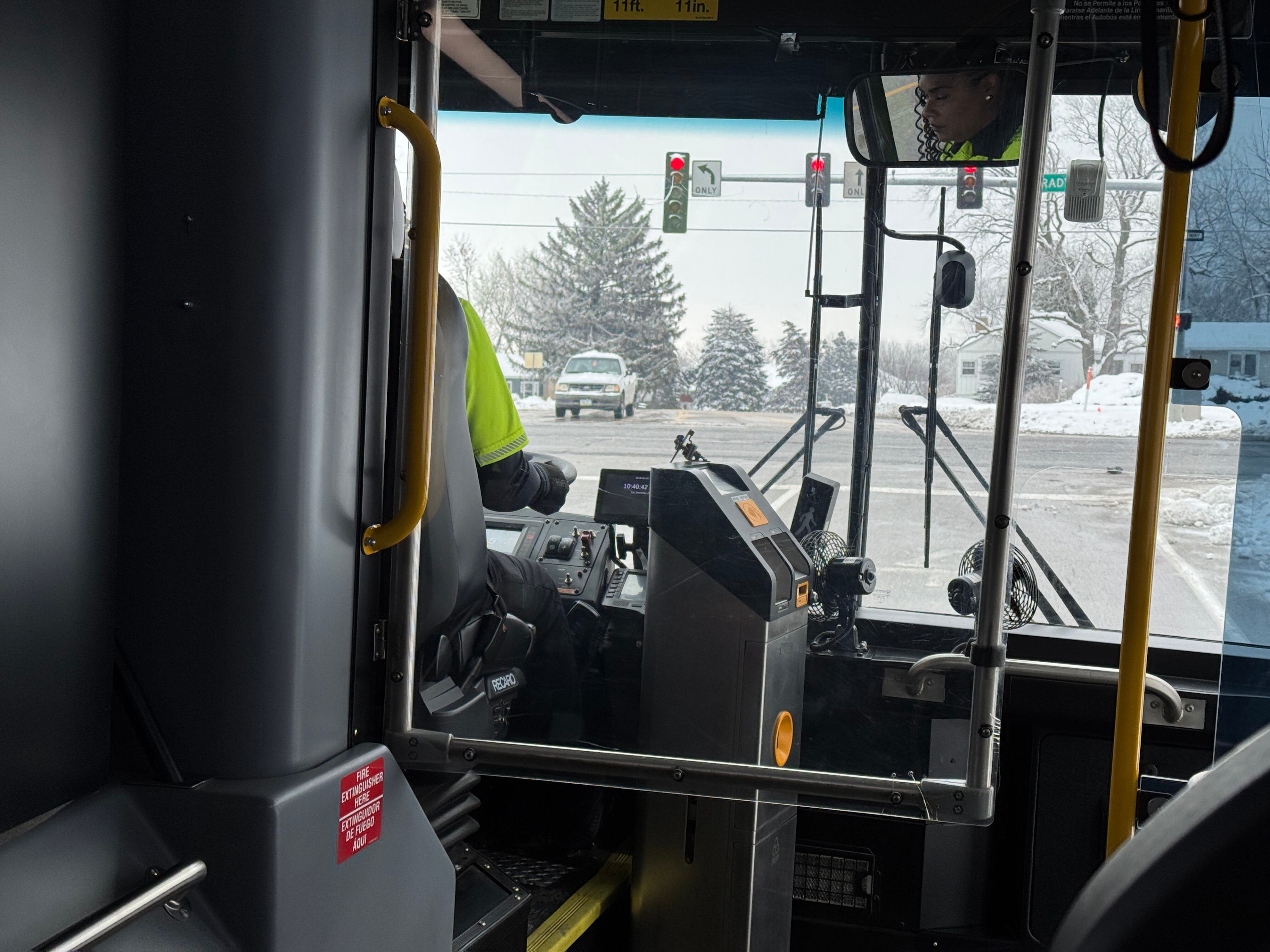 Davenport launches 4 new electric buses with help from federal grant