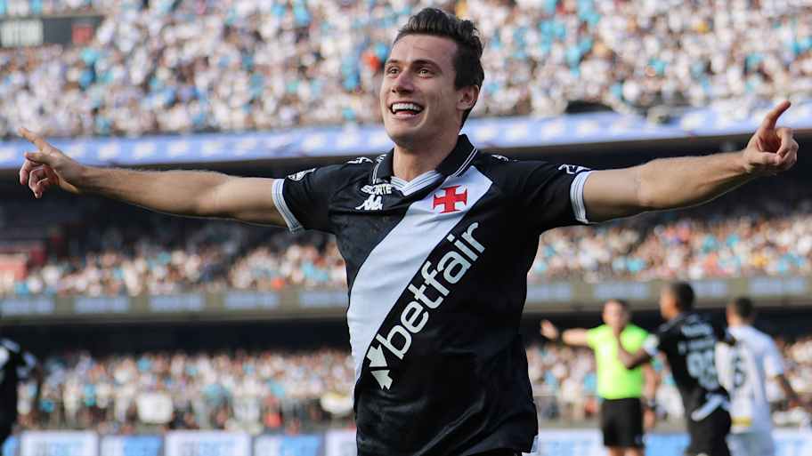 Qual é a lesão de Lucas Piton? A provável data de volta aos gramados do ...