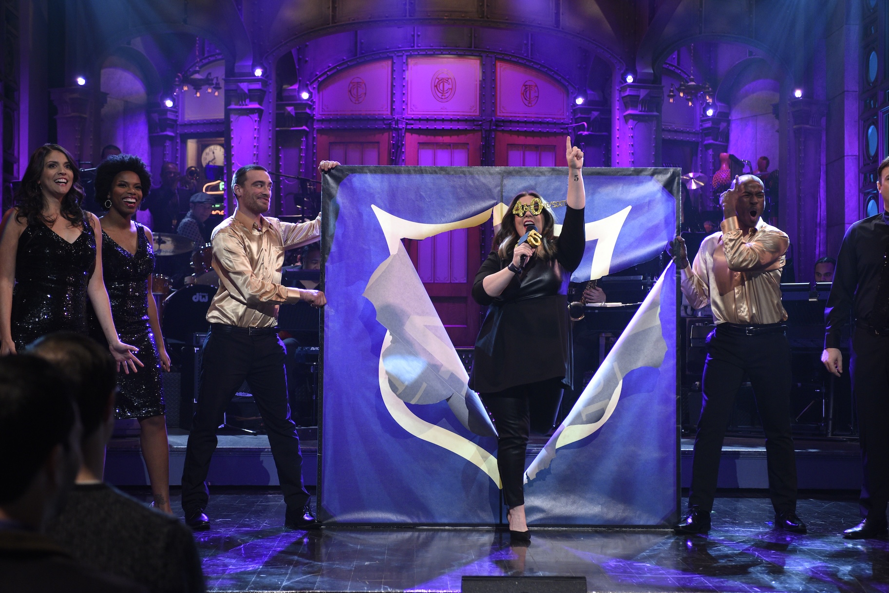 Melissa McCarthy Gave a Physical Comedy Masterclass in This Cut-for ...