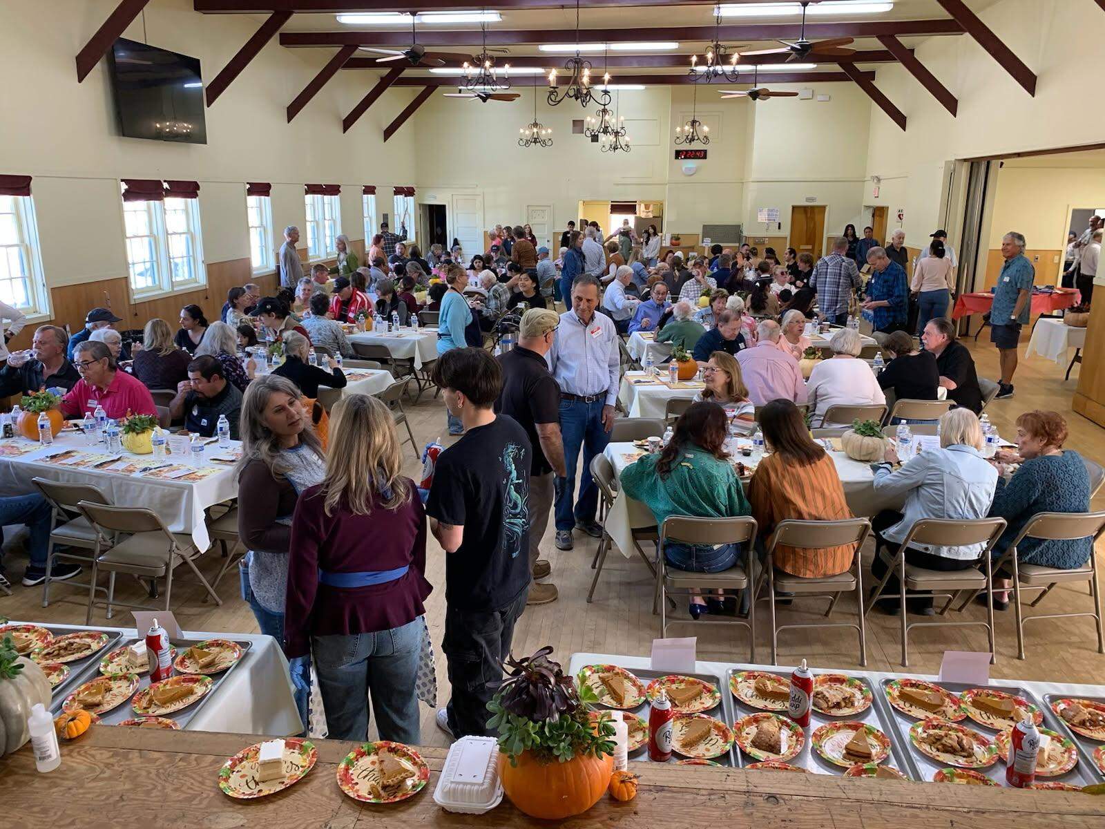 SLO County town's free Thanksgiving dinner breaks records, serving ...