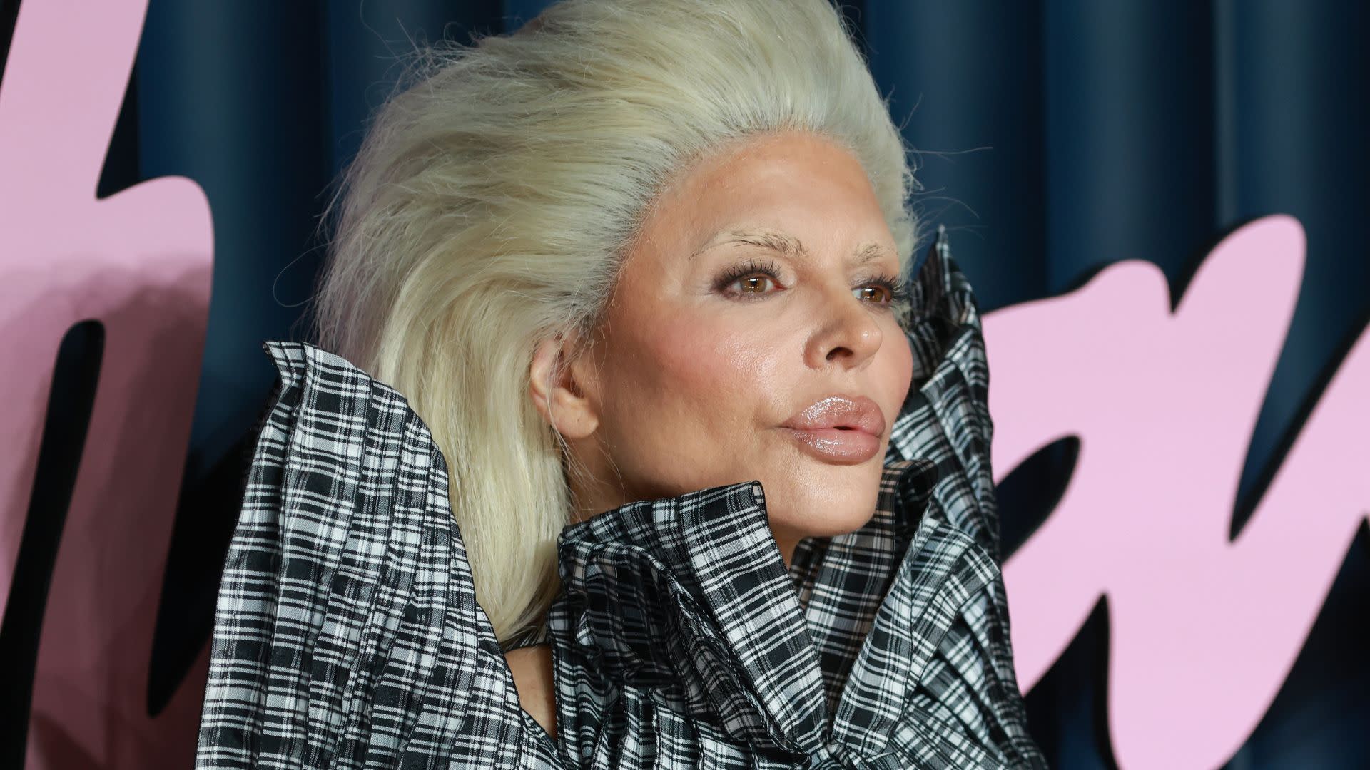 'Real Housewives' Star Lisa Rinna Is Unrecognizable in Latest Snaps