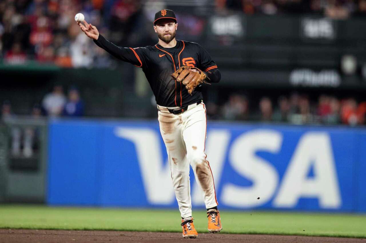 Giants infielder Casey Schmitt has wrist surgery, 8-10 week recovery ...