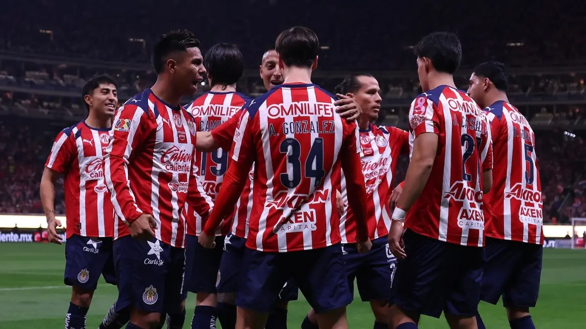 Además de Chicharito, la otra baja que se perfila en Chivas