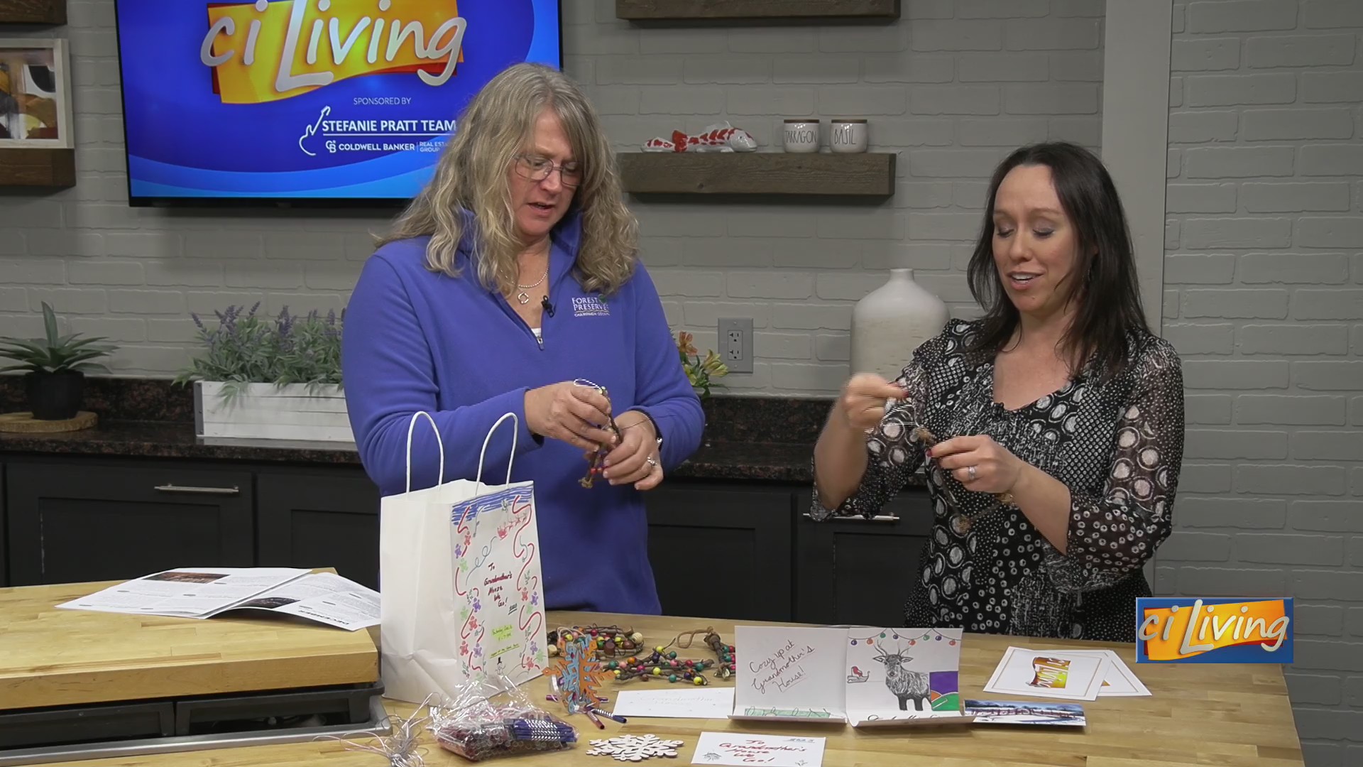 Easy Festive Holiday Crafts