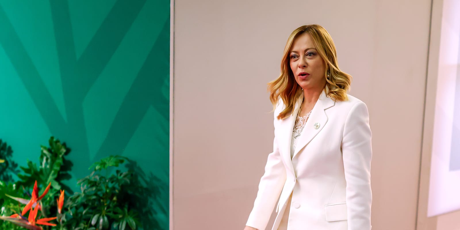 Källor: Italien skjuter upp beslut om fortsatt stöd