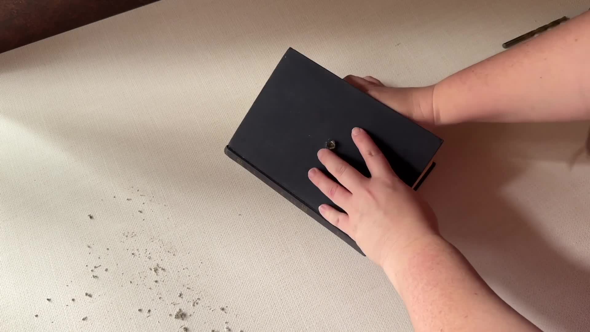 Turn an old book into THIS for your bedroom!