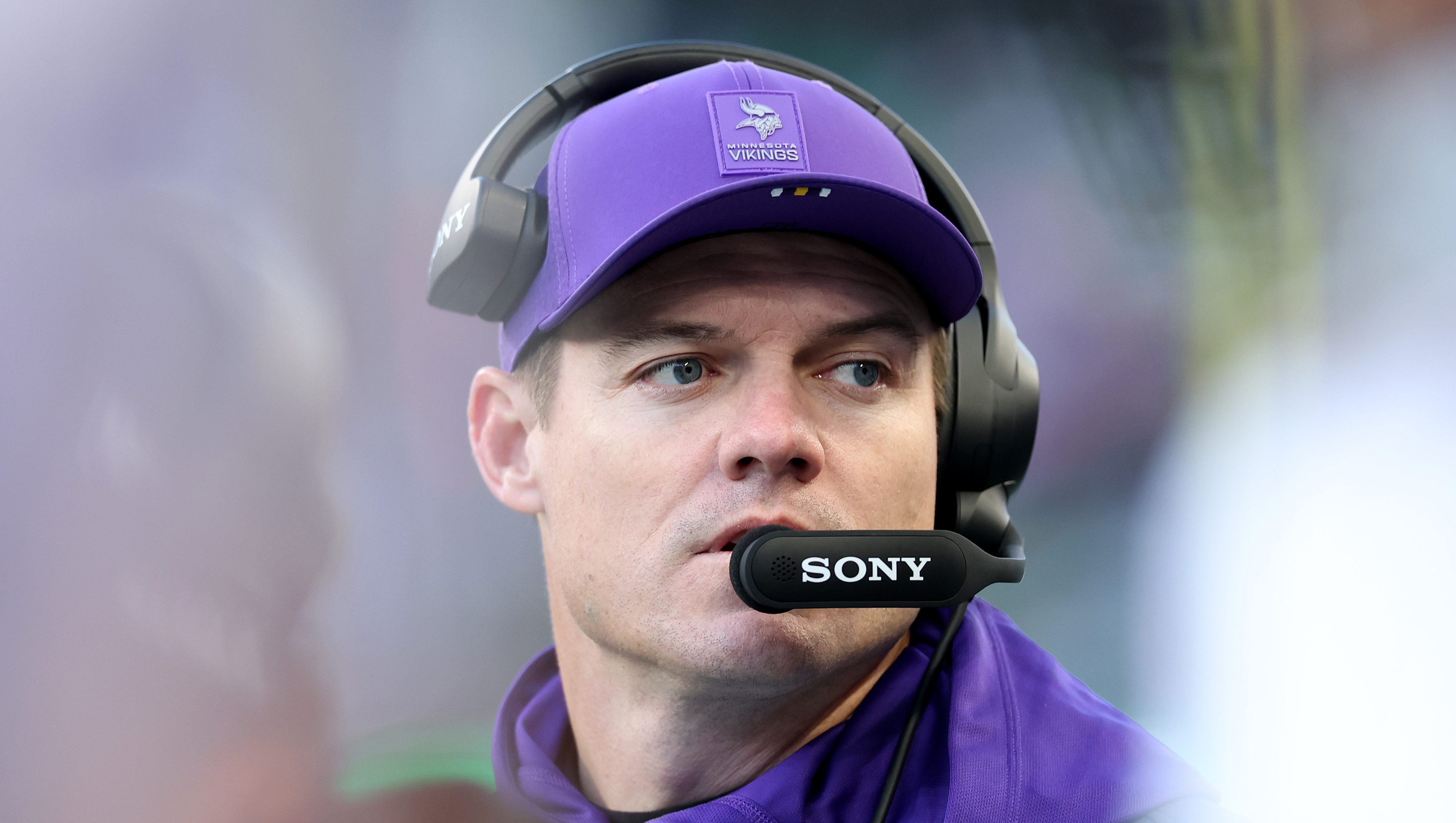 Vikings OC Wes Phillips Strongly Defends Kevin O’Connell Amid QB Struggles