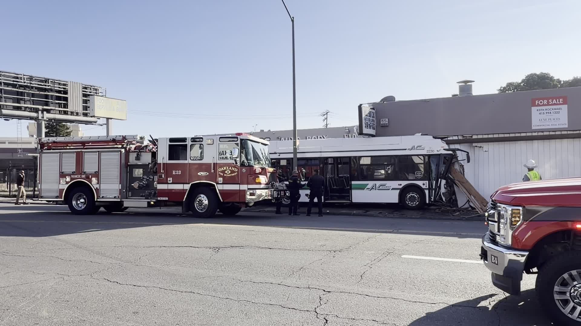 AC Transit bus crashes into Oakland building