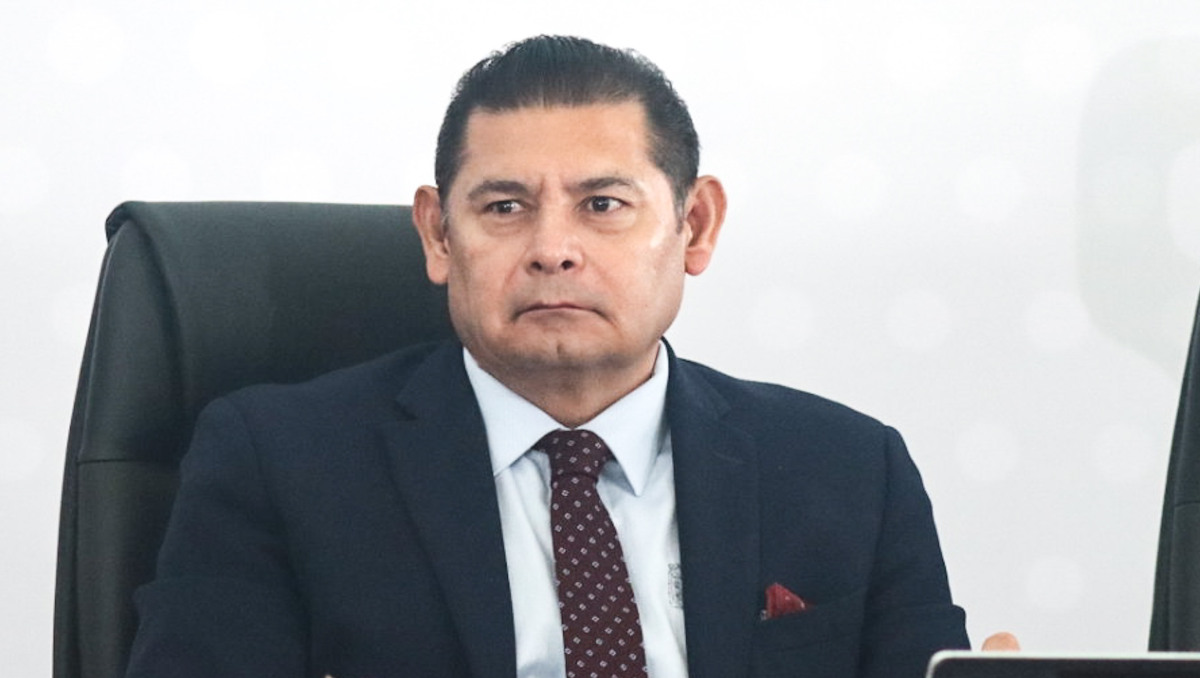 Armenta 'lee cartilla' a alcaldes: "No me busquen para aprobar cuentas"