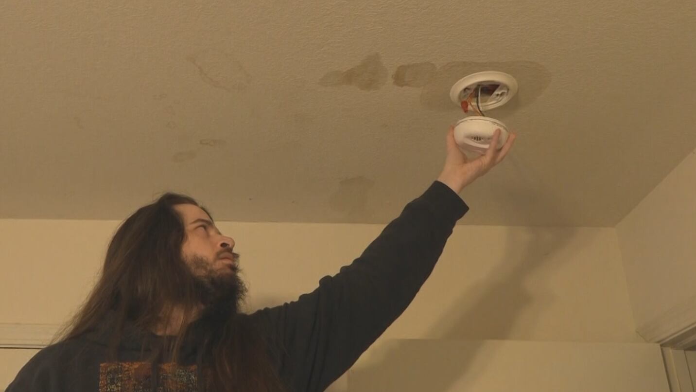 Copper Beech resident raises concerns about leaking, faulty smoke detectors