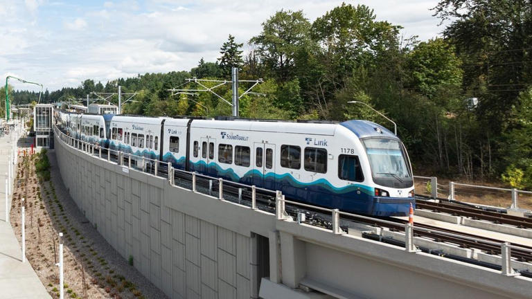 New light rail stations to open this weekend in Kent, Des Moines and ...