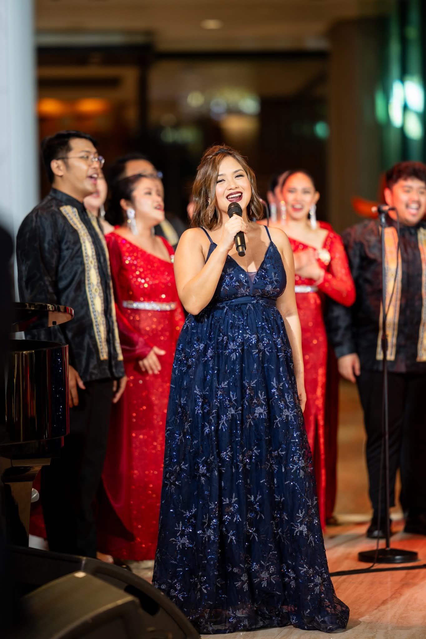Lara Maigue, Vien King, Arman Ferrer showcase talents in this season of joy