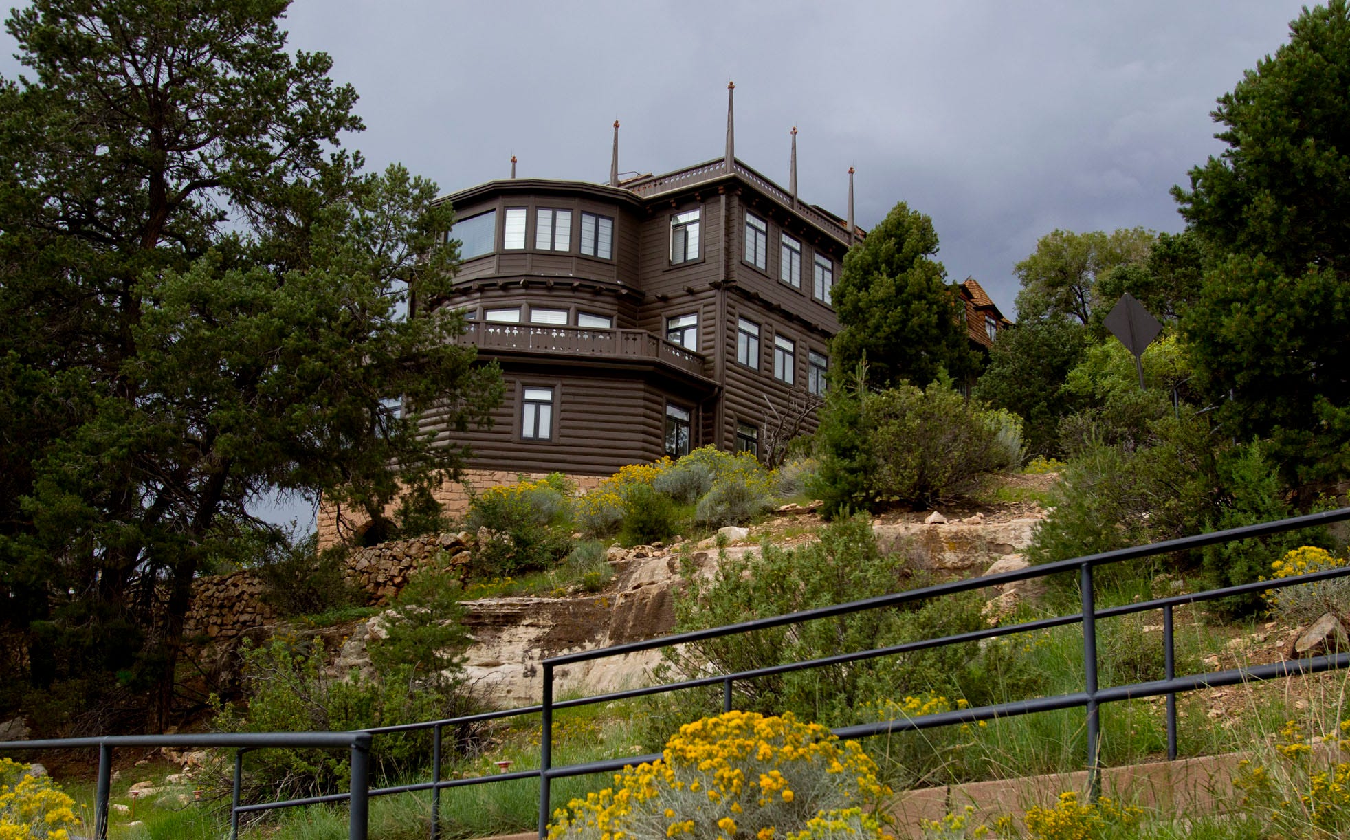 Water line problems force halt to overnight lodging at Grand Canyon's ...