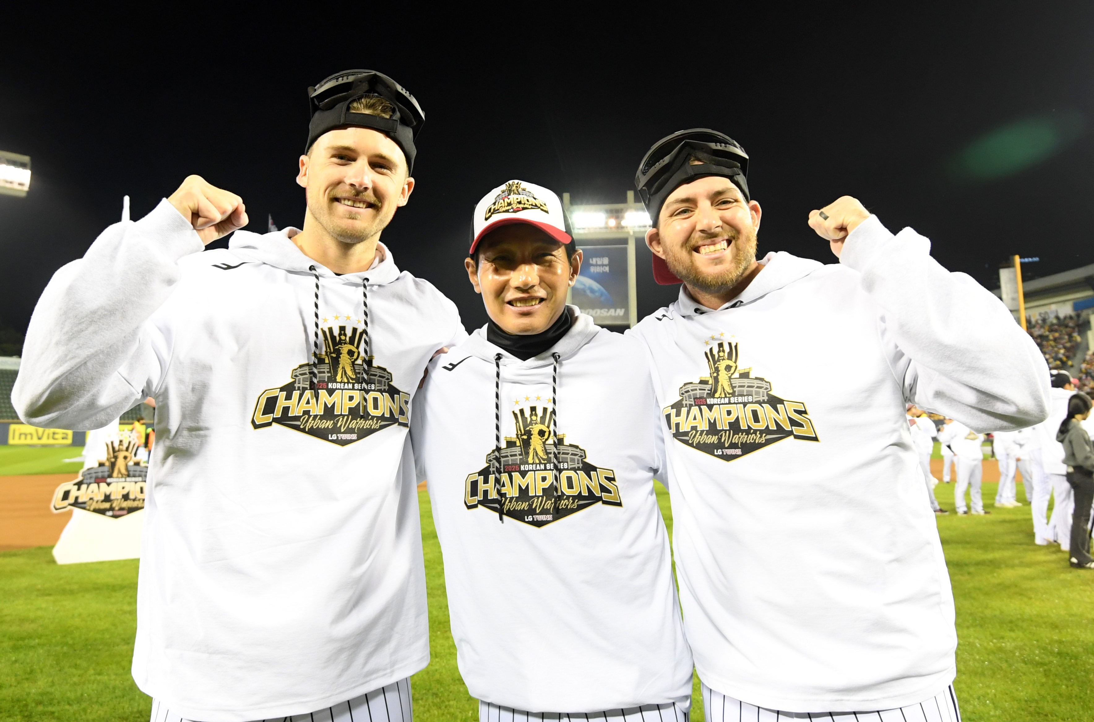 LG Twins Re-Sign Unified Championship Trio