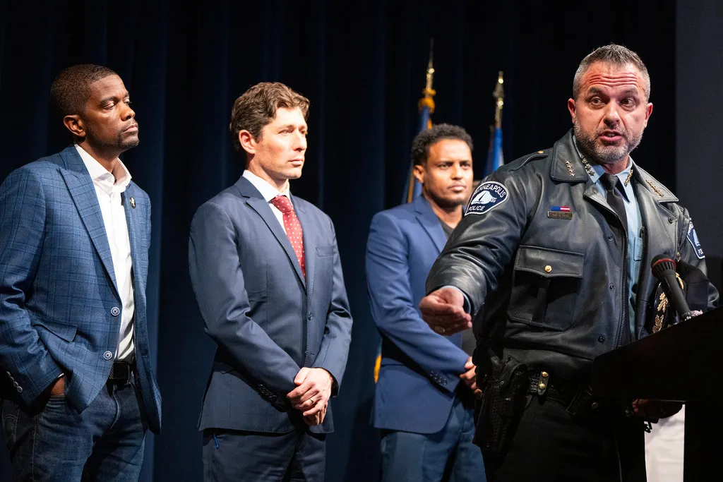 Minneapolis police chief says call 911 on masked individuals detaining ...