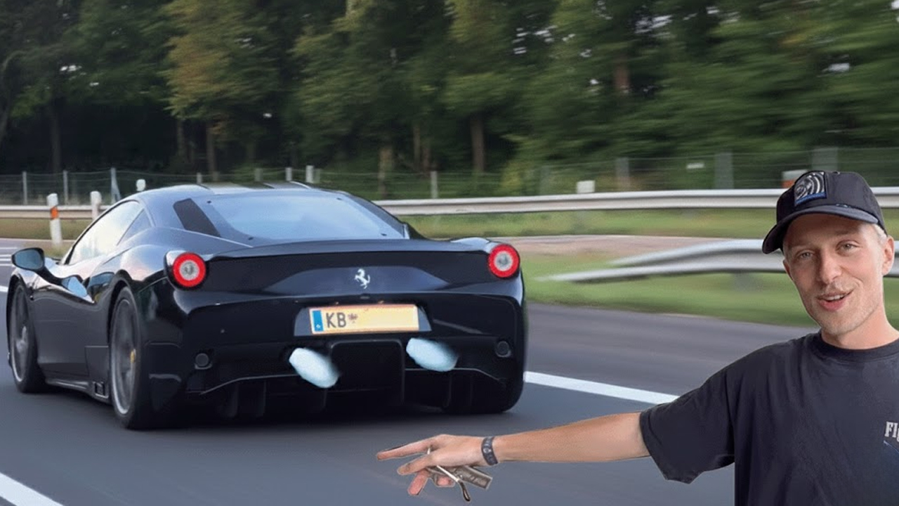 Ferrari 458 Speciale Hitting 300 kmh Autobahn?