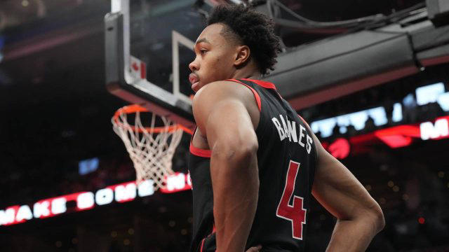 Gilgeous-Alexander scores 38 points as Thunder hold off Warriors