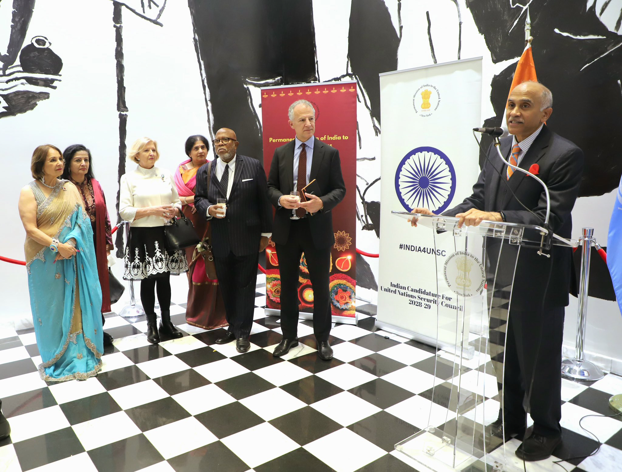4 senior diplomats honoured at UN for contributions to global peace