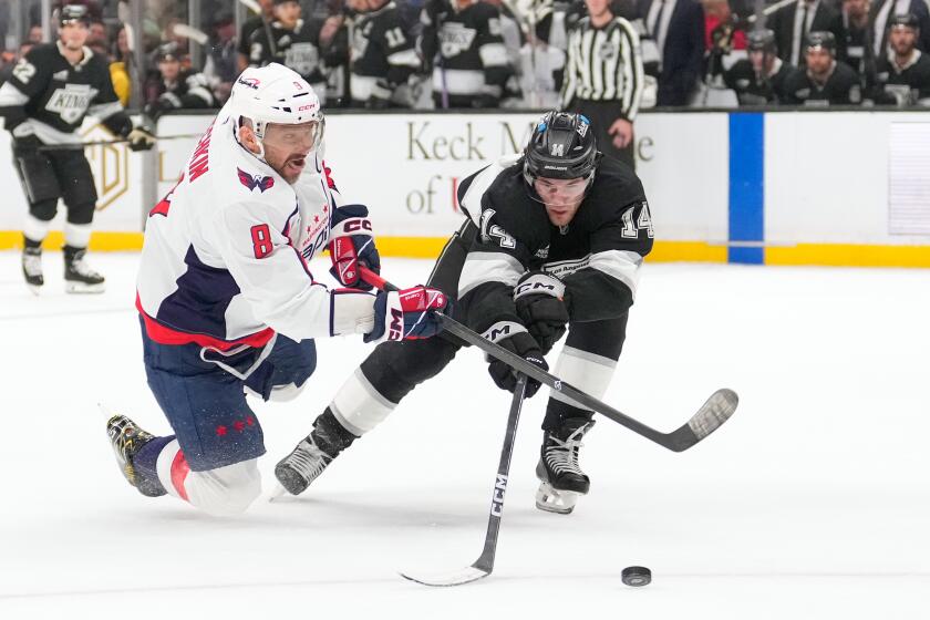 Kings' offense stalls in loss to Capitals