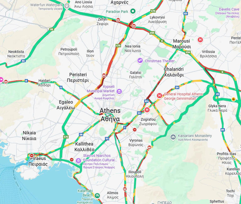 Τροχαίο με έναν σοβαρά τραυματία στη συμβολή Κηφισίας με Κατεχάκη