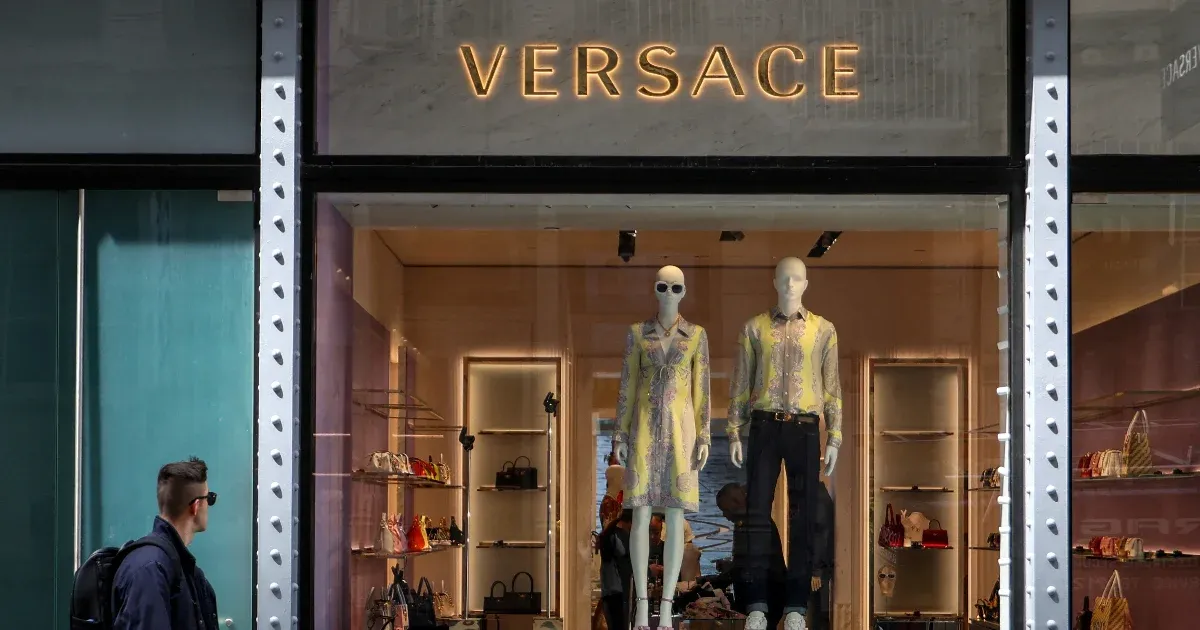 A Prada lett a Versace új tulajdonosa