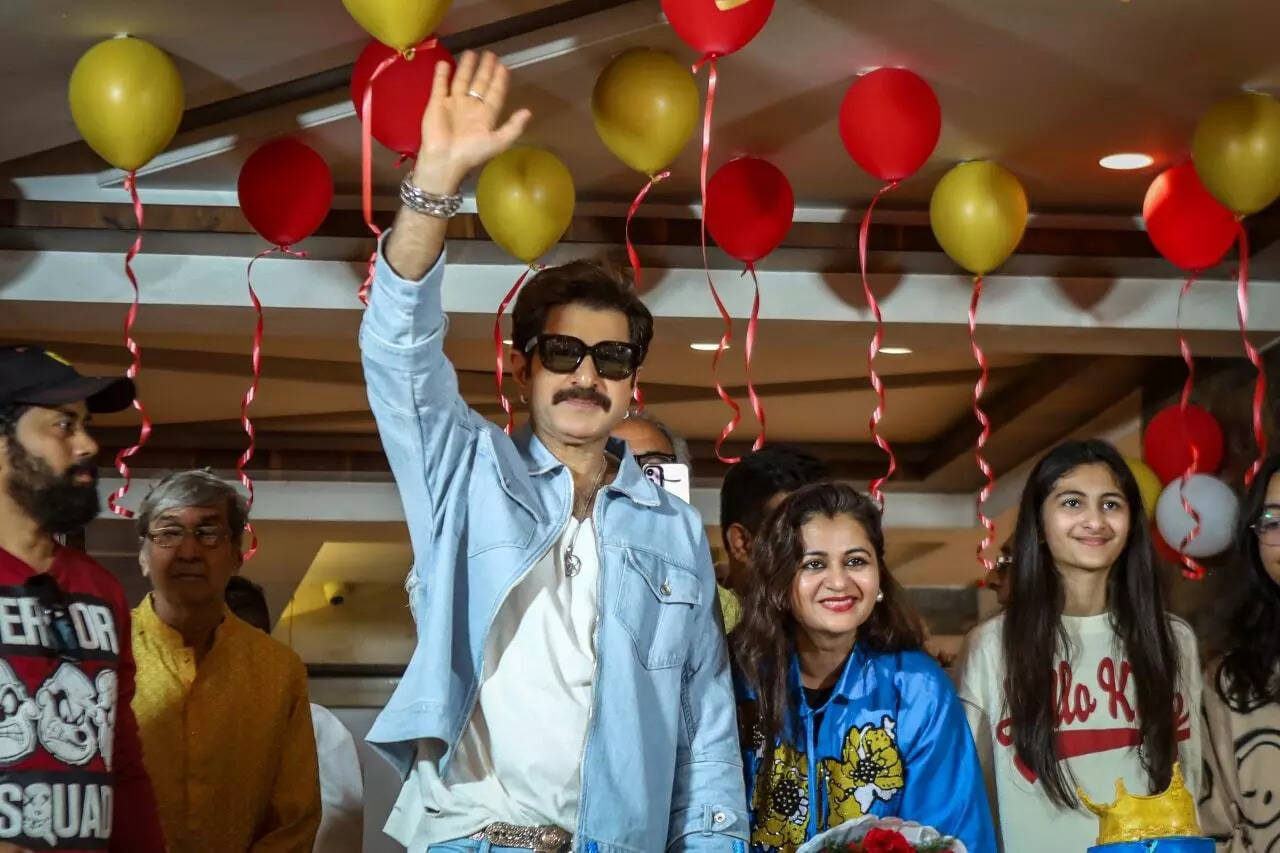 Keu Bole Biplabi Keu Bole Dakat’ title reveal video unveiled on Jeet’s birthday