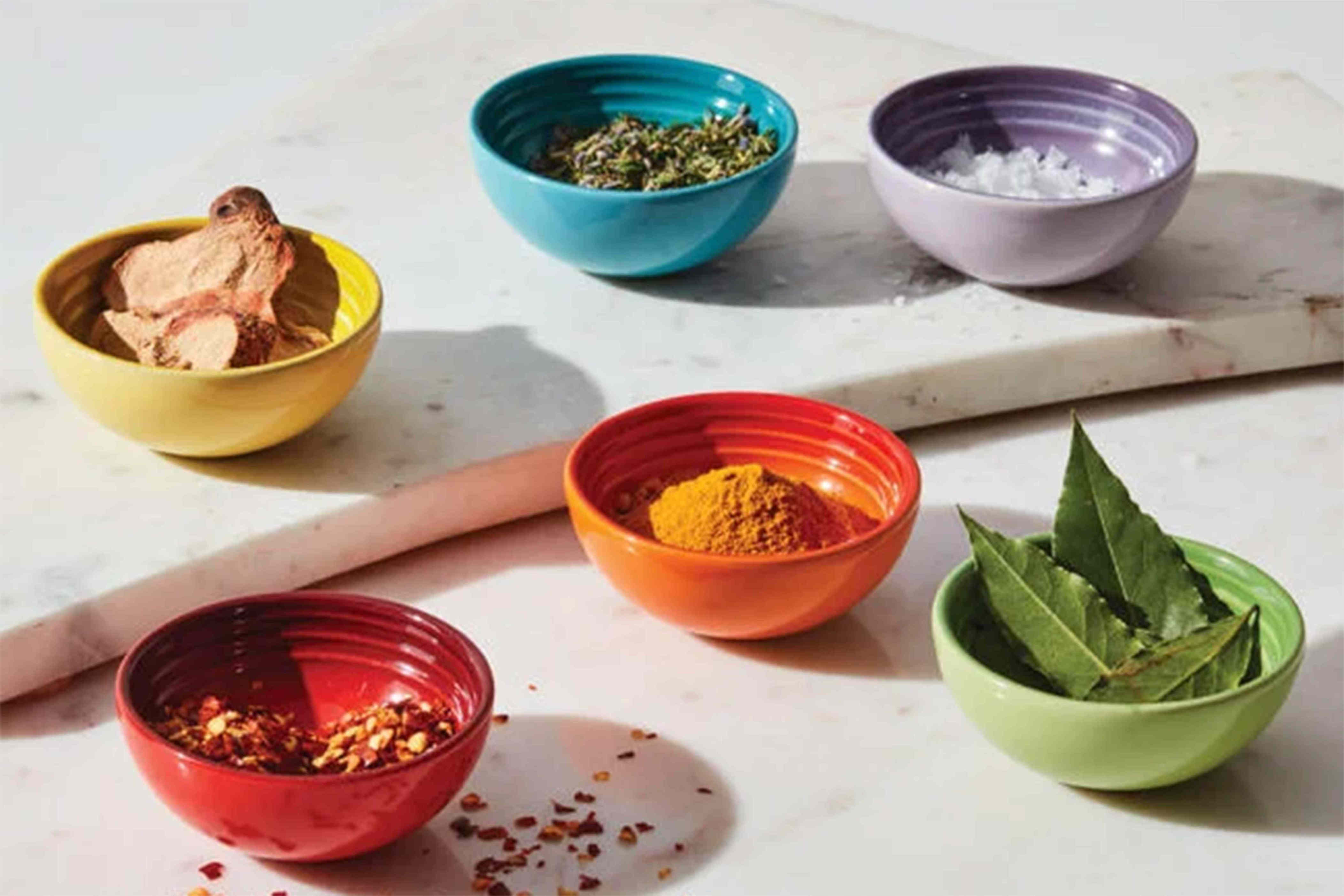 12 Shopper-Loved White Elephant Gift Ideas From Le Creuset That Are ...