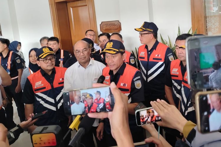 Hadapi Lonjakan Penumpang Nataru 2025/2026, KAI Siapkan 5 Juta Kursi ...