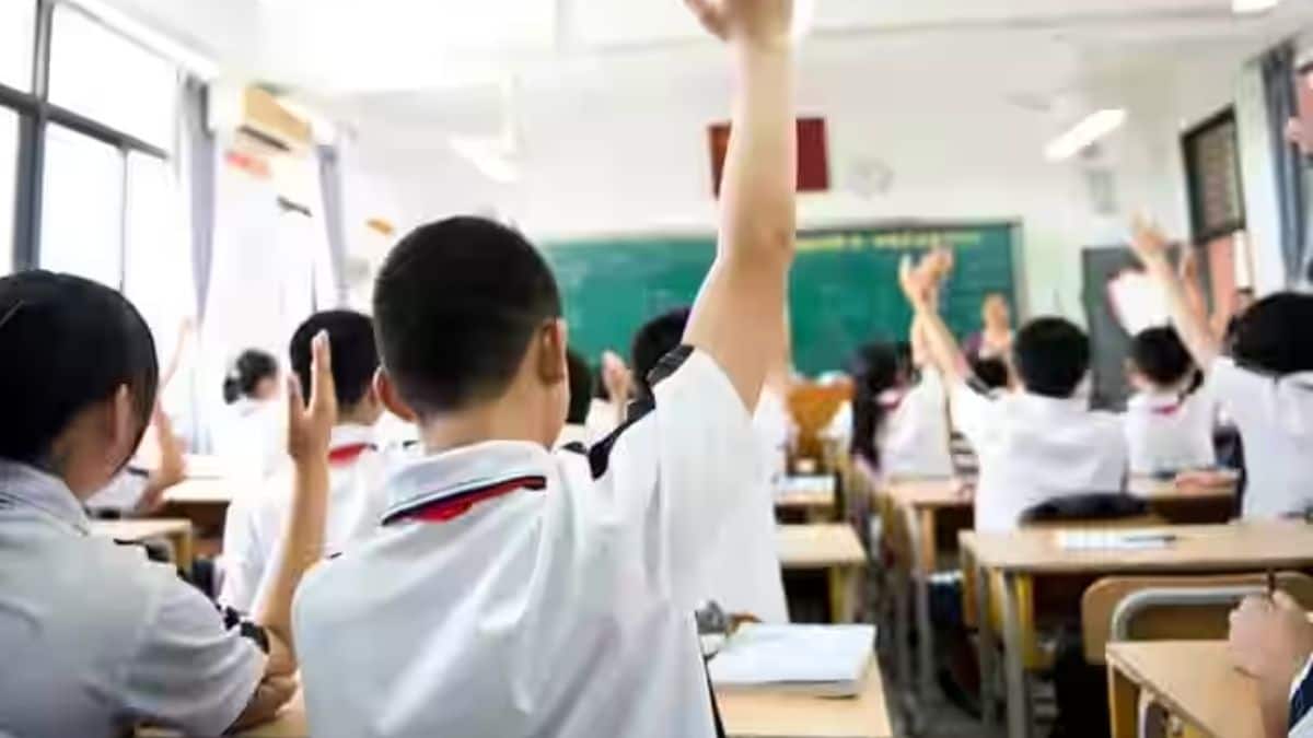 JEE & NEET in class XI? Panel proposes 2–3 hours coaching cap, hybrid ...