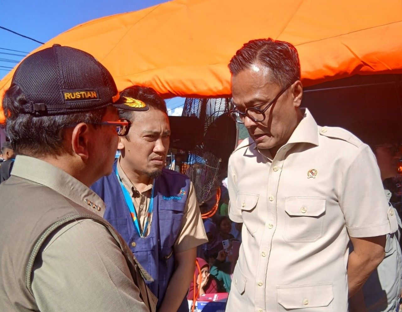 Bio Farma Group Bantu Korban Banjir dan Longsor Sumatera Barat - Warta ...