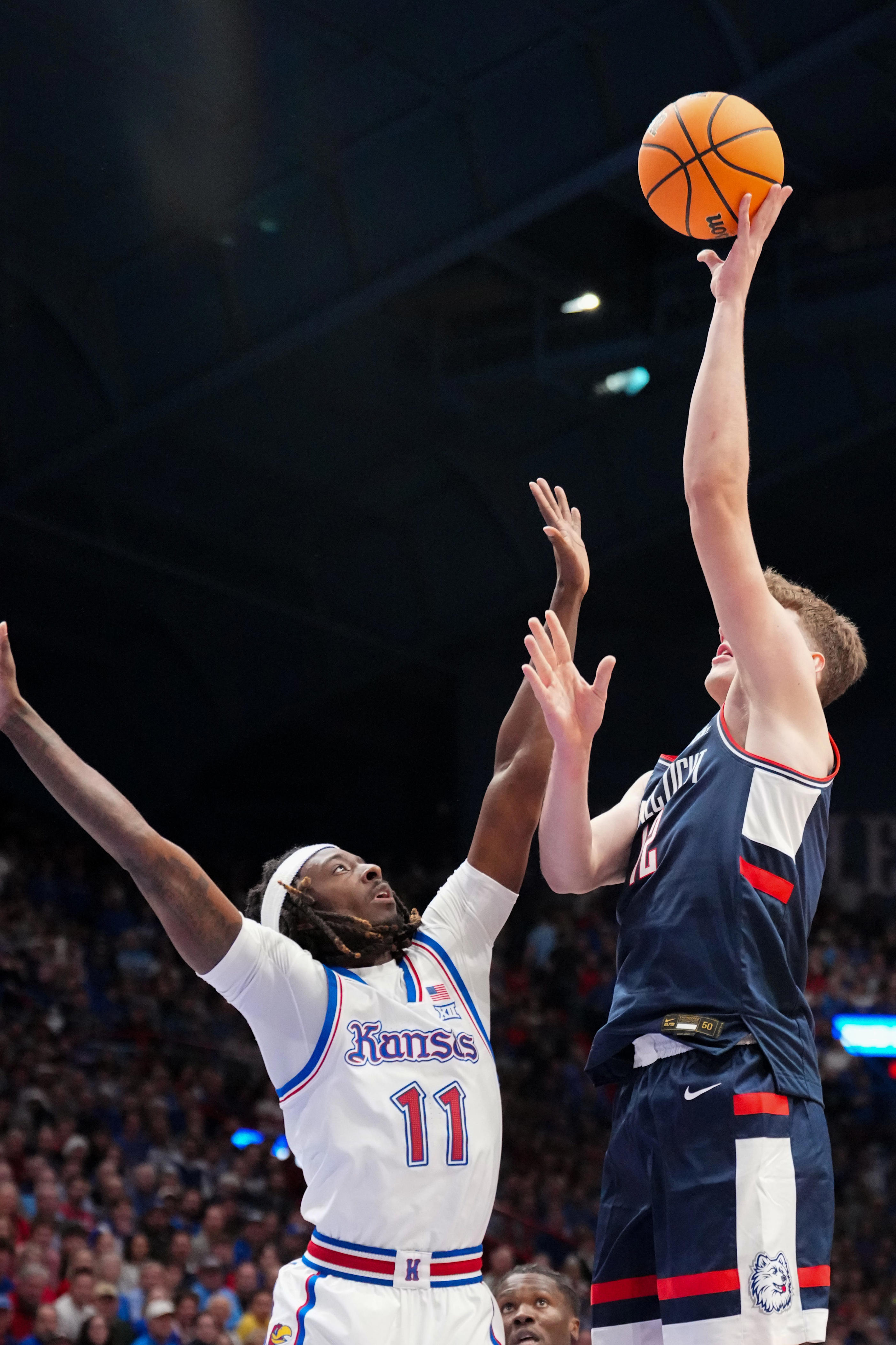 Kansas basketball vs UConn final score, highlights: KU plays thriller
