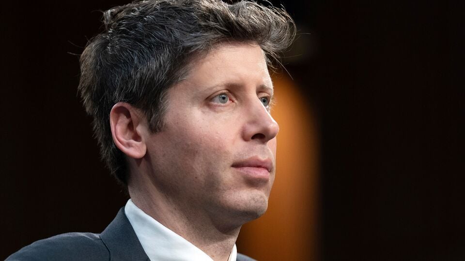 Sam Altman raises ‘Code Red’ warning as Google’s Gemini 3 races ahead ...