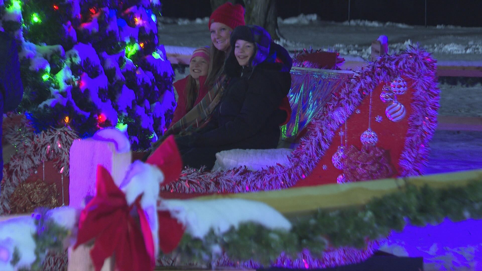 Vienna kicks off Christmas with tree lighting at new location