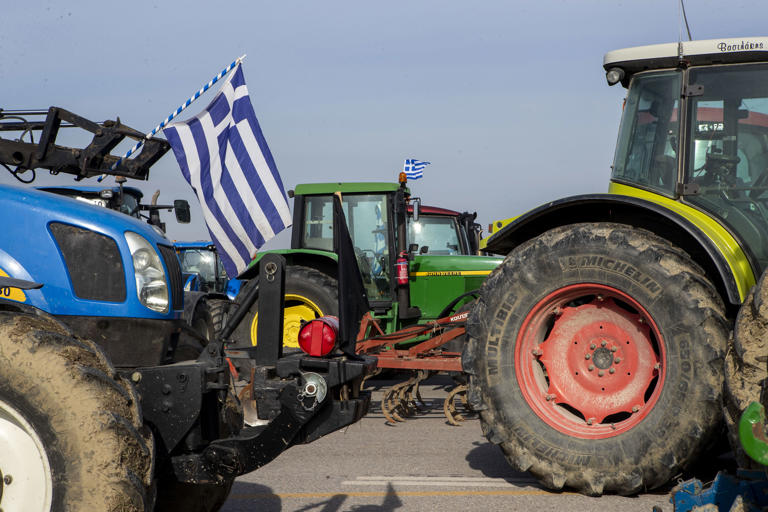 Μπλόκα αγροτών: Ο χάρτης με τα νέα σημεία - Χιλιάδες τρακτέρ στους δρόμους