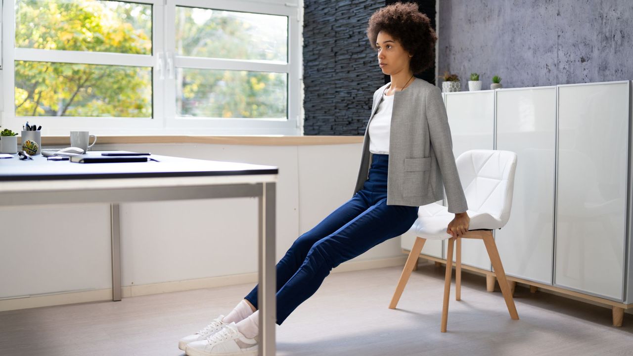 Boost circulation and mobility with this trainer's five-minute desk ...